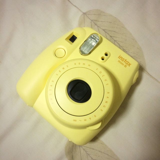 Fujifilm Instax Mini 8 Yellow + 10 Instax Mini Instant Color Film ...