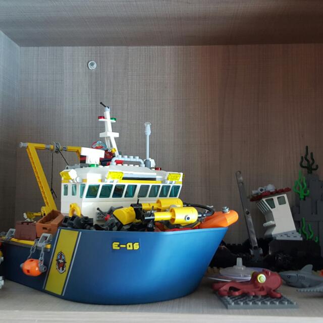 Lego City 60092 & 60095 - Deep Sea Exploration Vessel, Hobbies & Toys, Toys & Games on Carousell