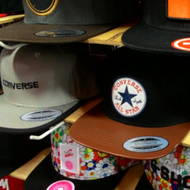 Converse Cap, Men's Fashion, Activewear on Carousell