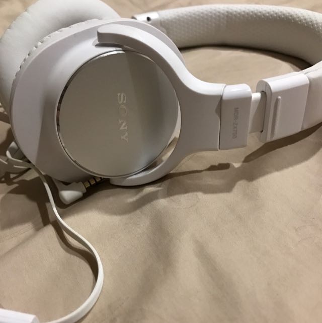 Sony MDR-ZX750, Audio, Headphones & Headsets on Carousell