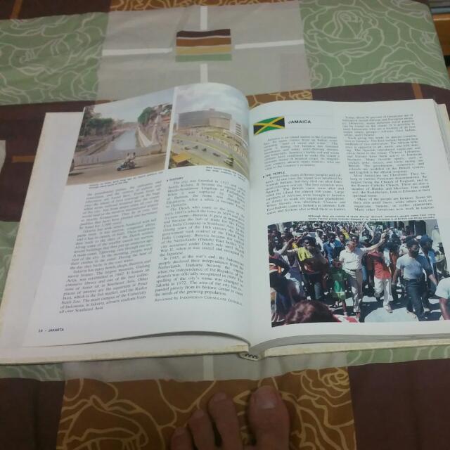 Encyclopedia, Hobbies & Toys, Books & Magazines, Textbooks on Carousell