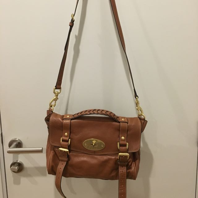 Mulberry Alexa Small, Luxury, Bags & Wallets on Carousell
