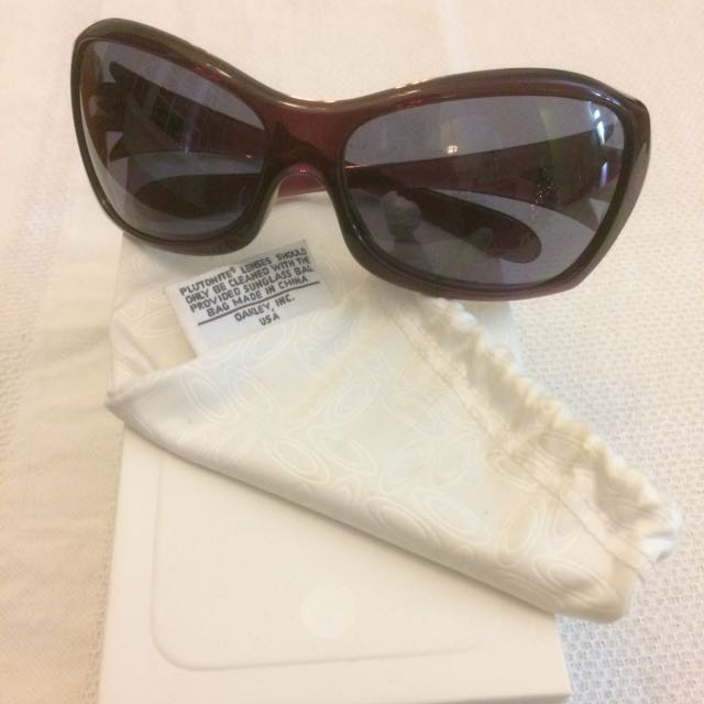Oakley Grapevine, Women's Fashion, Watches & Accessories, Sunglasses ...