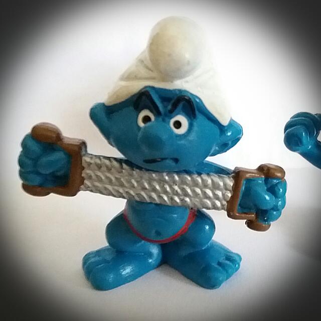 bodybuilder muscle smurf gym mr Universe smurfs Schleich peyo ironman ...