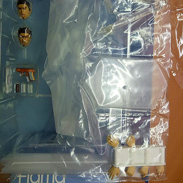Figma - Kazuma Kiryu, Hobbies & Toys, Toys & Games on Carousell