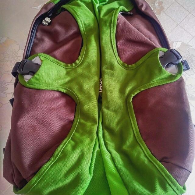 Crumpler The King Single Laptop Backpack (Gun Metal with Olive and Lime ...