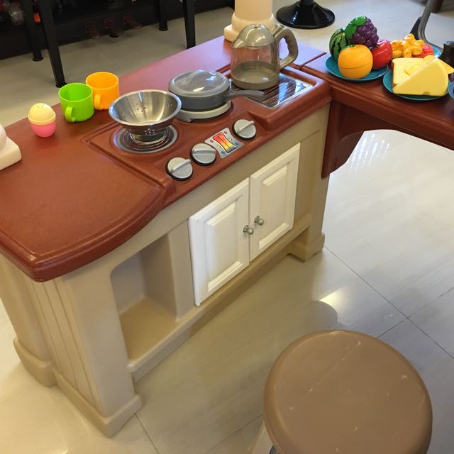 Step2 Grand Deluxe Walk-In Kitchen, Hobbies & Toys, Toys & Games on ...