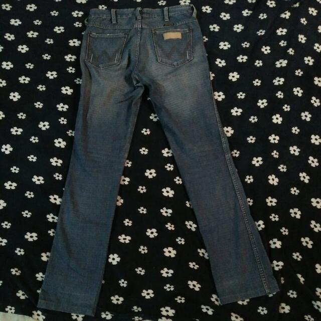 wrangler Skinny Ripped Jeans, Women's Fashion, Bottoms, Jeans on Carousell