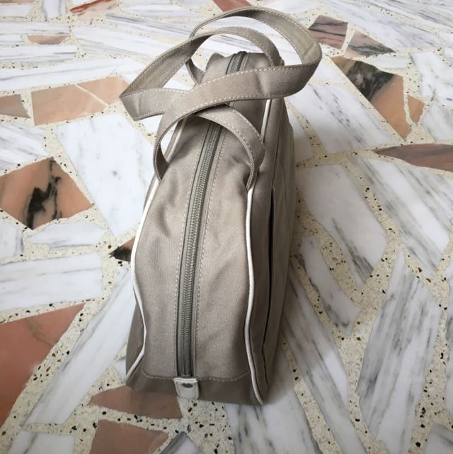 Elle Sports Bag, Women's Fashion, Bags & Wallets, Cross-body Bags on ...