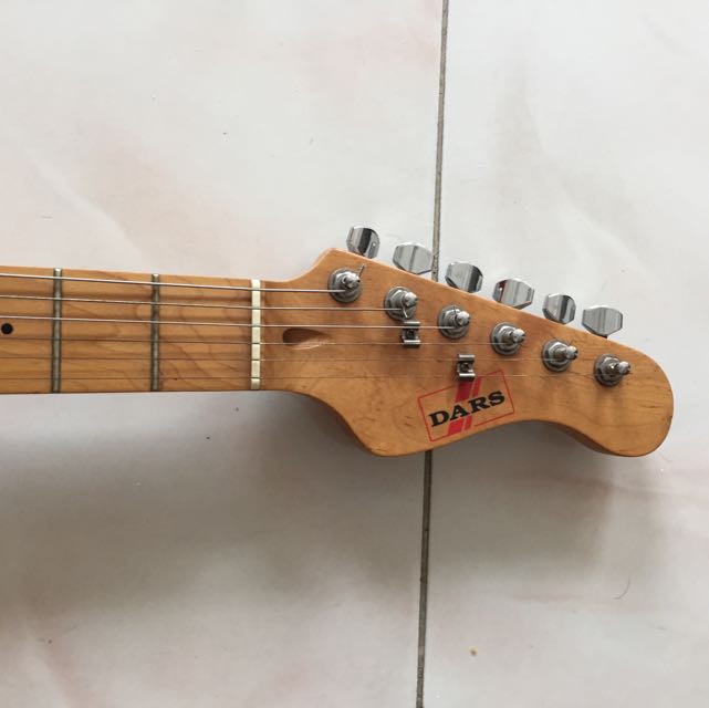 DARS Electric Guitar, Hobbies & Toys, Music & Media, Musical ...
