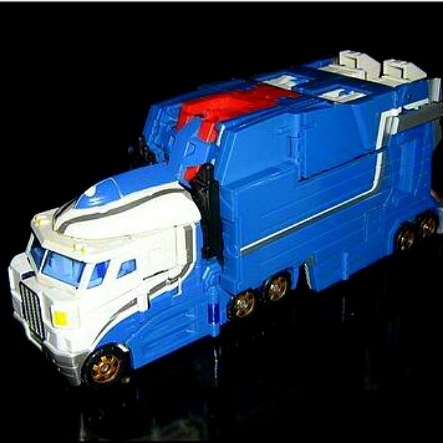 Fansproject TFX-01 City Commander with TFX-03 Weapon Set and Ultra ...