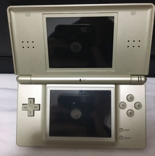 Nintendo DS Lite Gold Edition, Video Gaming, Video Game Consoles ...