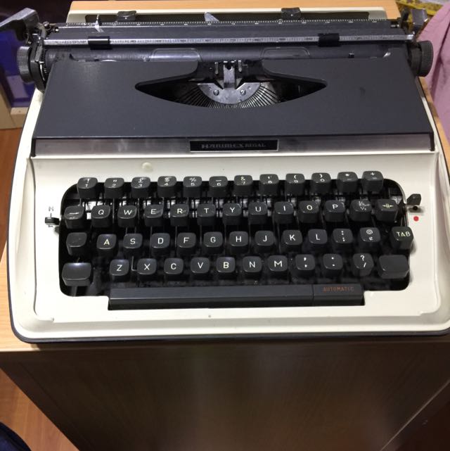 Hanimex Regal Typewriter, Hobbies & Toys, Memorabilia & Collectibles ...