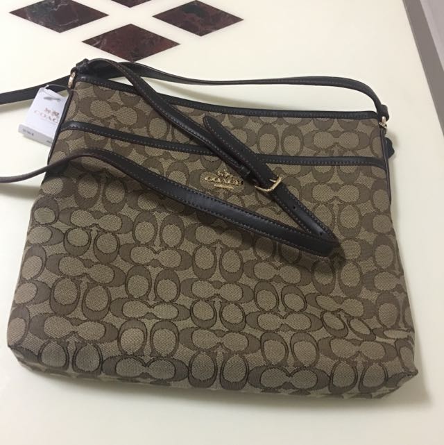 Coach Signature Sling Bag F58285, Women's Fashion, Bags & Wallets ...