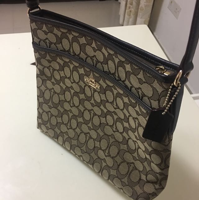 Coach Signature Sling Bag F58285, Women's Fashion, Bags & Wallets ...