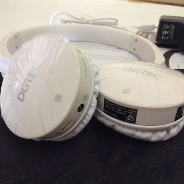 DGTEC Bluetooth wireless headphones with a built in microphone, FM radio & a micro SD MP3 music ...