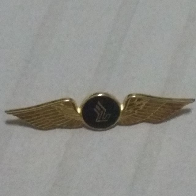 SIA Pilot Wing Emblem, Everything Else on Carousell