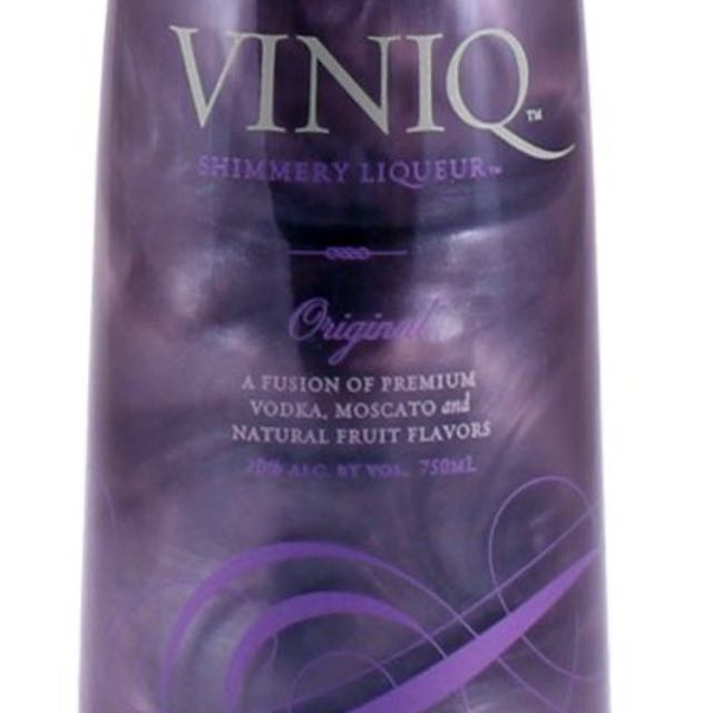 [Instock] Viniq Shimmery Liqueur Original 0.7L (20% Vol.), Luxury ...