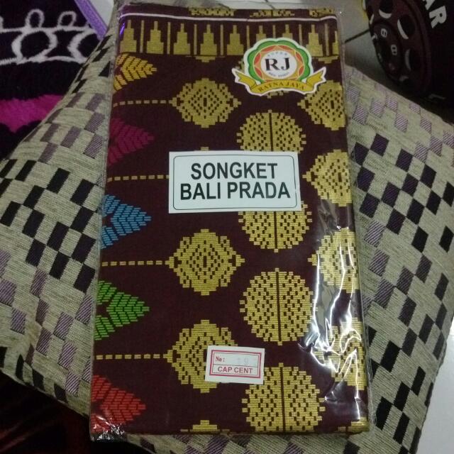 Batik Sarawak, Women's Fashion, Muslimah Fashion, Baju Kurung & sets on ...