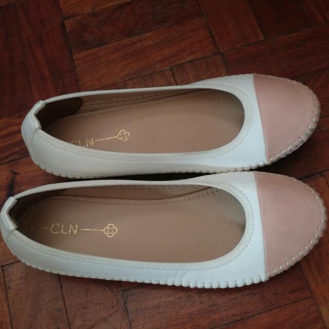 Celine White Wedge/flats, Women's Fashion, Footwear, Flats & Sandals on Carousell