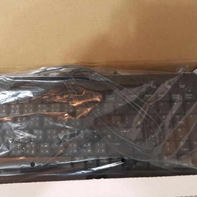 Logitech Ultra Flat Keyboard Dark Shine, 電腦＆科技, 電腦周邊及配件, 電腦鍵盤及相關產品 ...