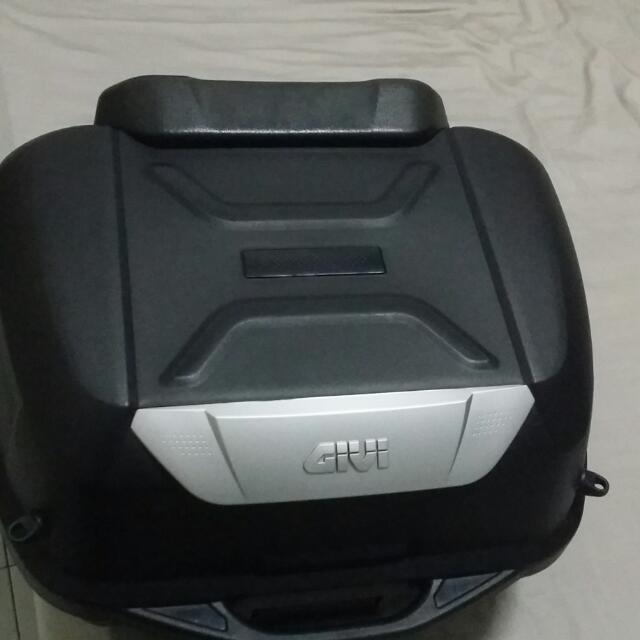 Givi box 43L (E43NML-ADV), Car Accessories on Carousell