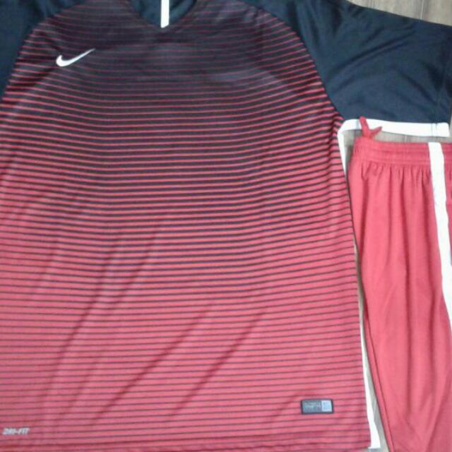 Full Set Nike Sport Attire, Men's Fashion, Activewear on Carousell