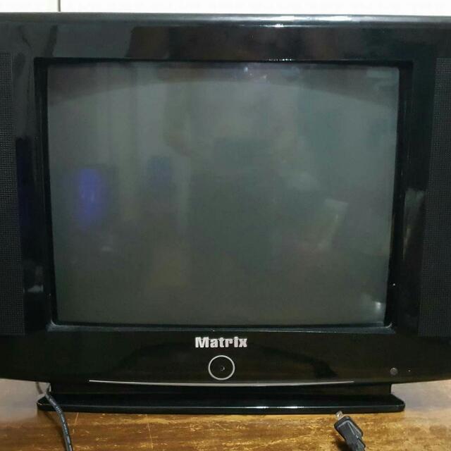 19" CRT TV perfect for small rooms, studio units or small shops. All ...