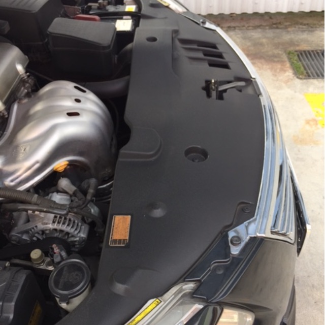 Toyota Camry 06-11 Engine Cover, Car Accessories on Carousell