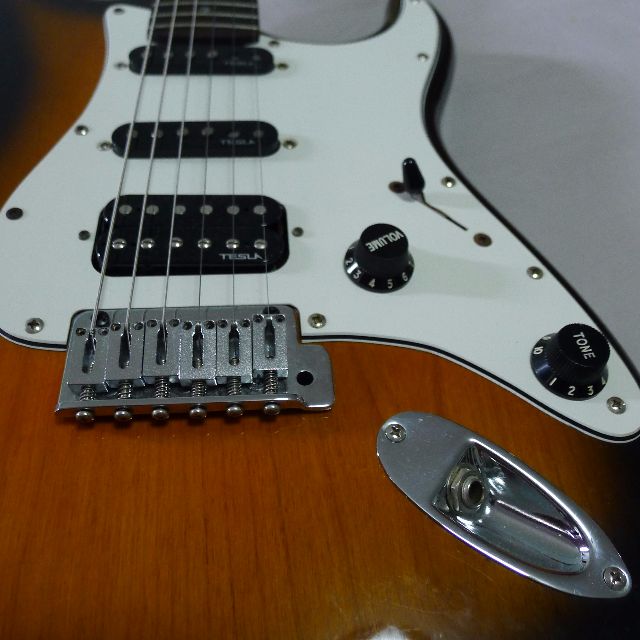 SWING STANDARD SERIES STRATOCASTER (2 TONE SUNBURST), Hobbies & Toys ...