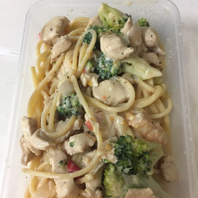 Lunch Box Creamy Pasta, Food & Drinks, Chilled & Frozen Food on Carousell