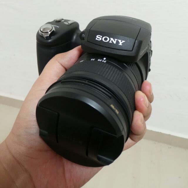 Sony R1 Cyber-Shot Camera, Photography, Cameras on Carousell