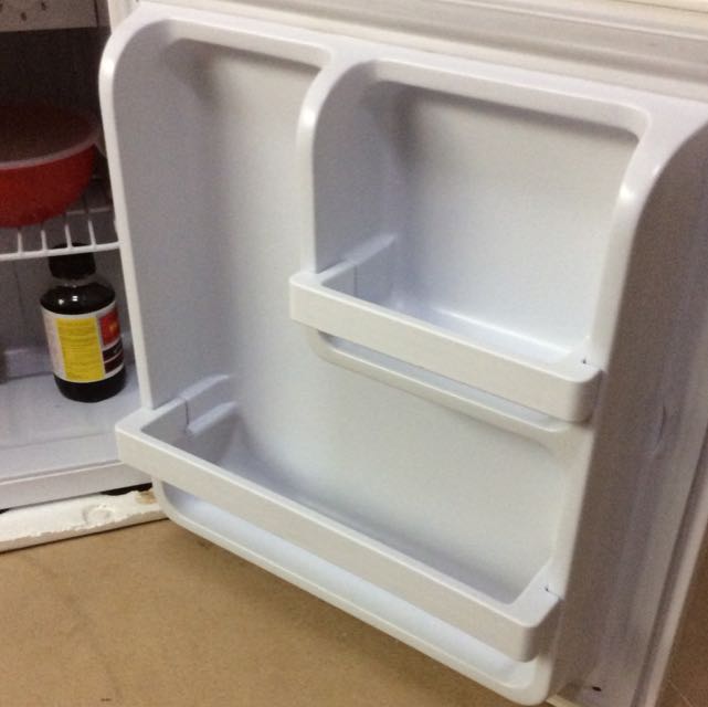 Mini Akira Fridge 47L, TV & Home Appliances, Kitchen Appliances ...