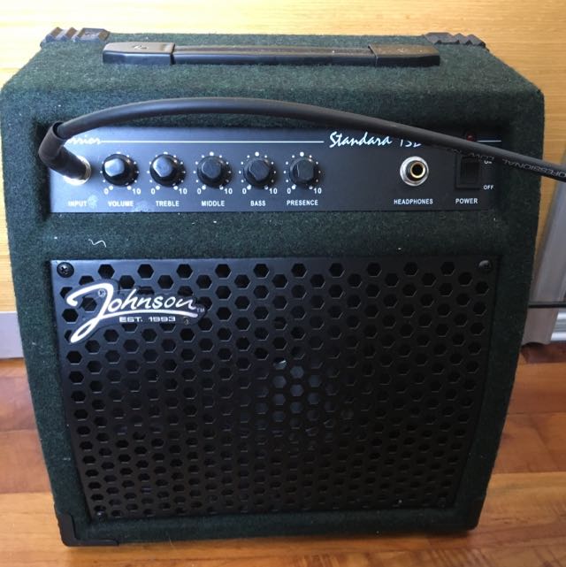 Bass guitar amplifier, Johnson est 1993, Hobbies & Toys, Music & Media ...