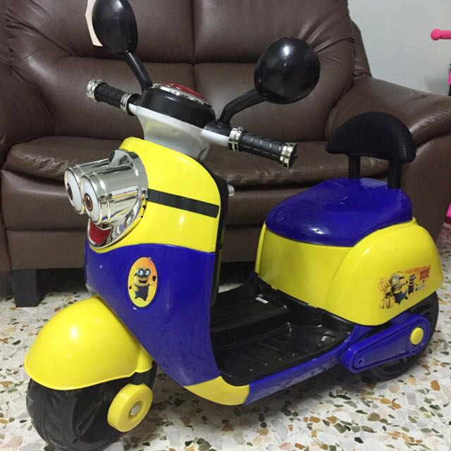 Battery-powered Scooter (Minion), Hobbies & Toys, Toys & Games on Carousell