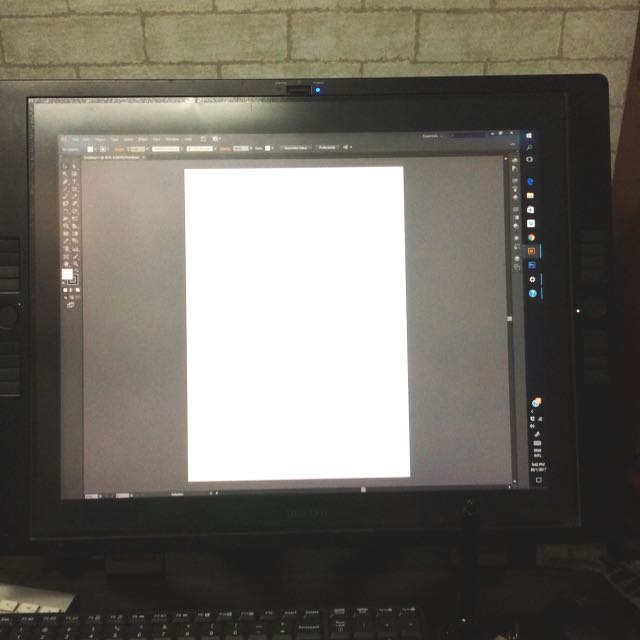 Wacom Cintiq 21UX, Mobile Phones & Gadgets, E-Readers on Carousell