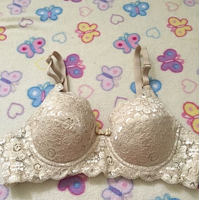 Brassiere, Women's Fashion, New Undergarments & Loungewear on Carousell