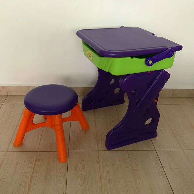 Crayola Easel / Play & Fold Art Studio, Babies & Kids, Baby Nursery ...