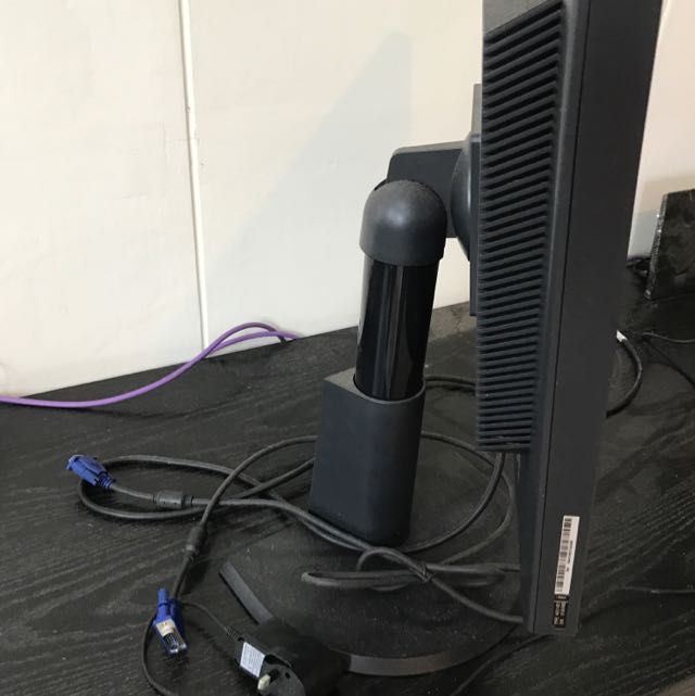 Lenovo monitor 19" ThinkVision, Computers & Tech, Parts & Accessories ...