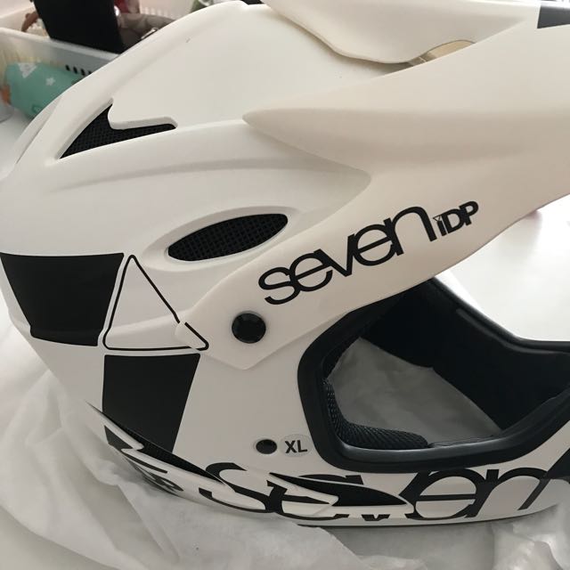 Seven Idp Helmet, Sports Equipment, Bicycles & Parts, Bicycles on Carousell