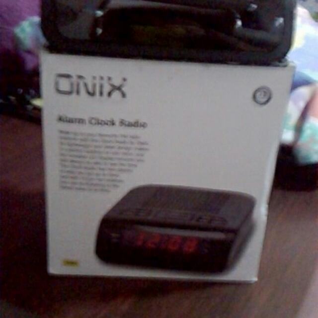 (MINI) ONIX RADIO/ALARM CLOCK , Everything Else on Carousell
