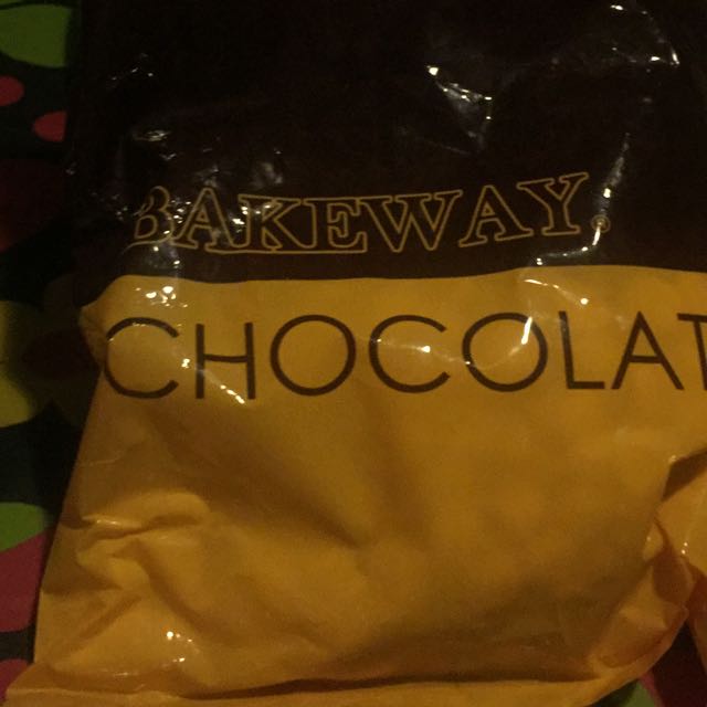 BAKEWAY White Chocolate Drops 1KG, Food & Drinks, Packaged & Instant ...