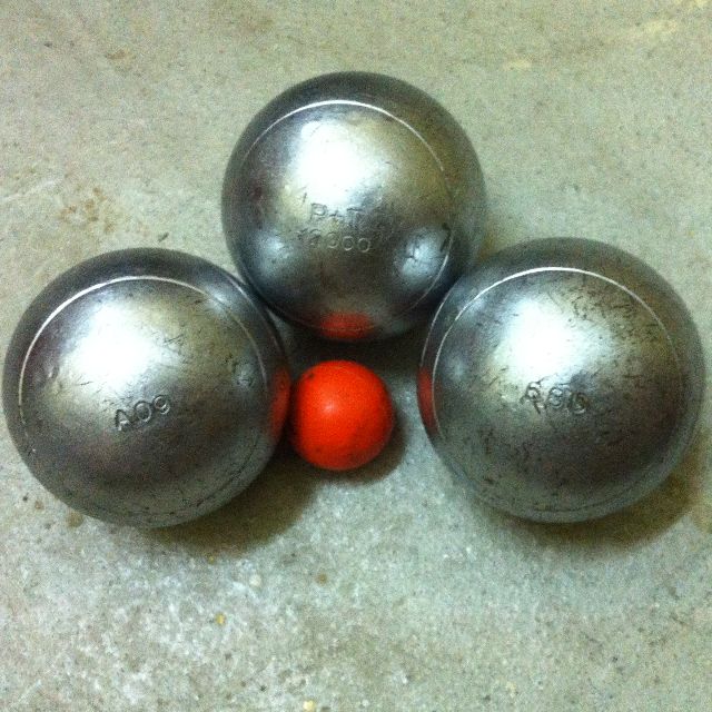 Bola Q