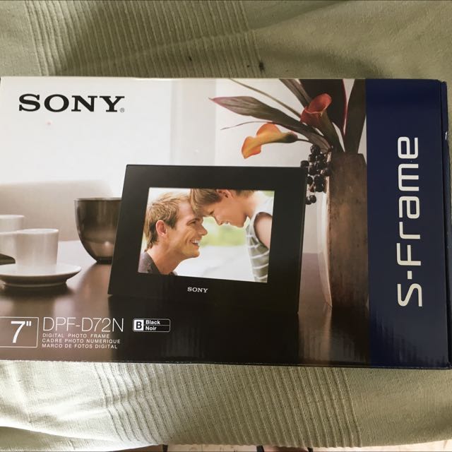 Sony Digital Photo Frame, Furniture & Home Living, Home Decor, Frames ...