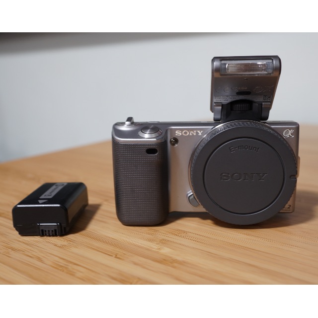Sony NEX-5 body only (with flash and 2 original batteries), Photography ...
