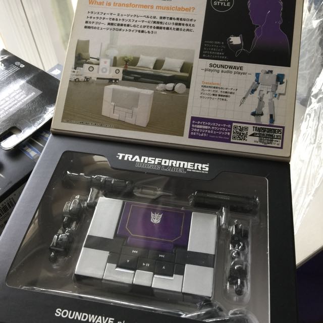 變形金剛Transformers i-Pod 喇叭，耳筒，MP3機 #marchsale, 興趣及遊戲, 玩具 & 遊戲類 - Carousell