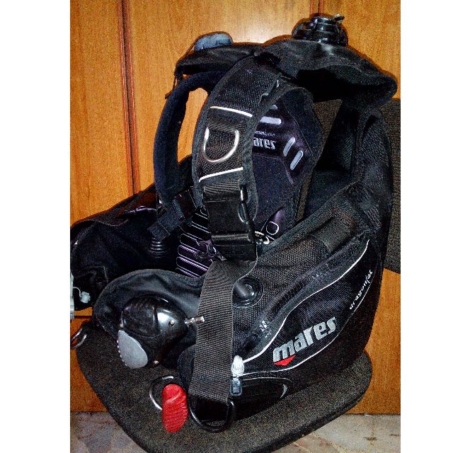 Mares Dragon AT Jacket BCD Size M, Sports Equipment, Sports & Games ...