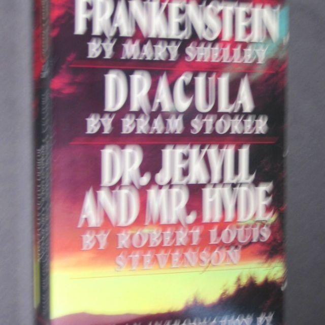 Frankenstein + Dracula + Dr. Jekyll and Mr. Hyde, 興趣及遊戲, 書本 & 文具, 小說 & 故事書 - Carousell