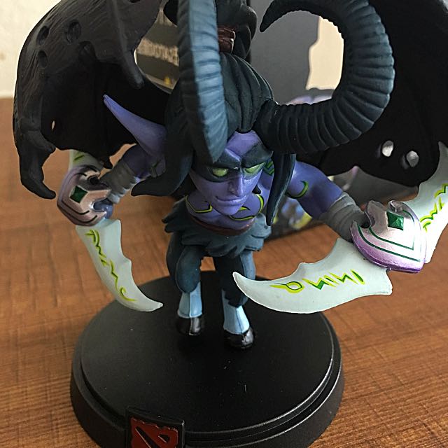 Dota 2 Figurine - Terrorblade, Toys & Games, Bricks & Figurines on ...