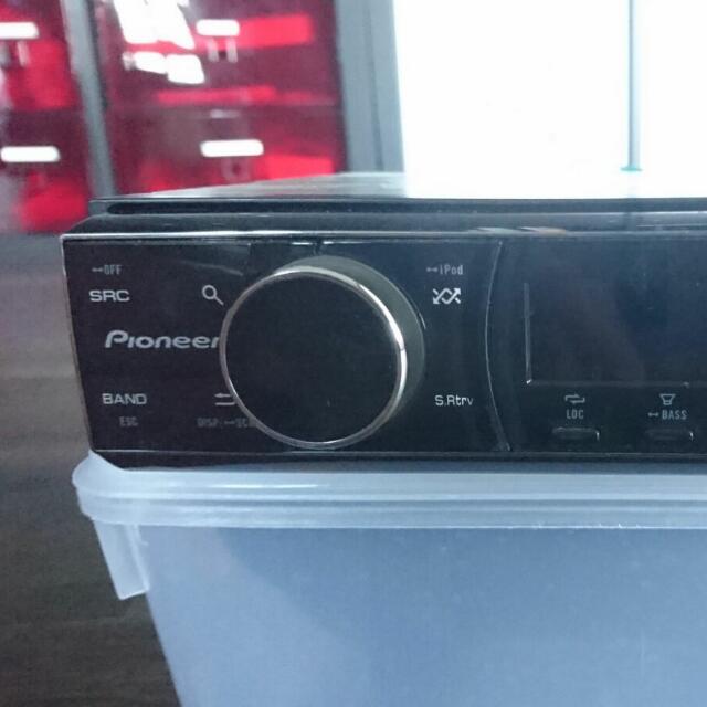 Pioneer Car CD Player With USB Plug In, Car Accessories on Carousell
